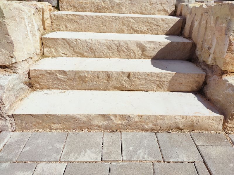 Blockstufen gestanzt Kalkstein gala® ca. 100 x 37 x 15 cm