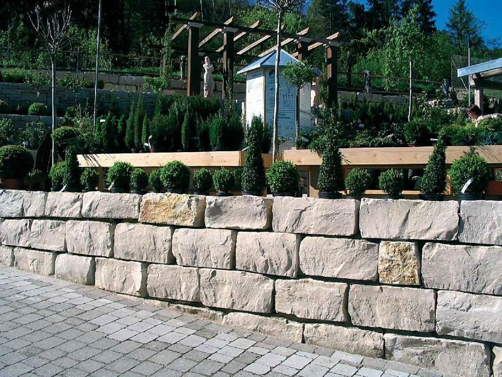 Blockstufen gestanzt Kalkstein gala® ca. 100 x 37 x 15 cm